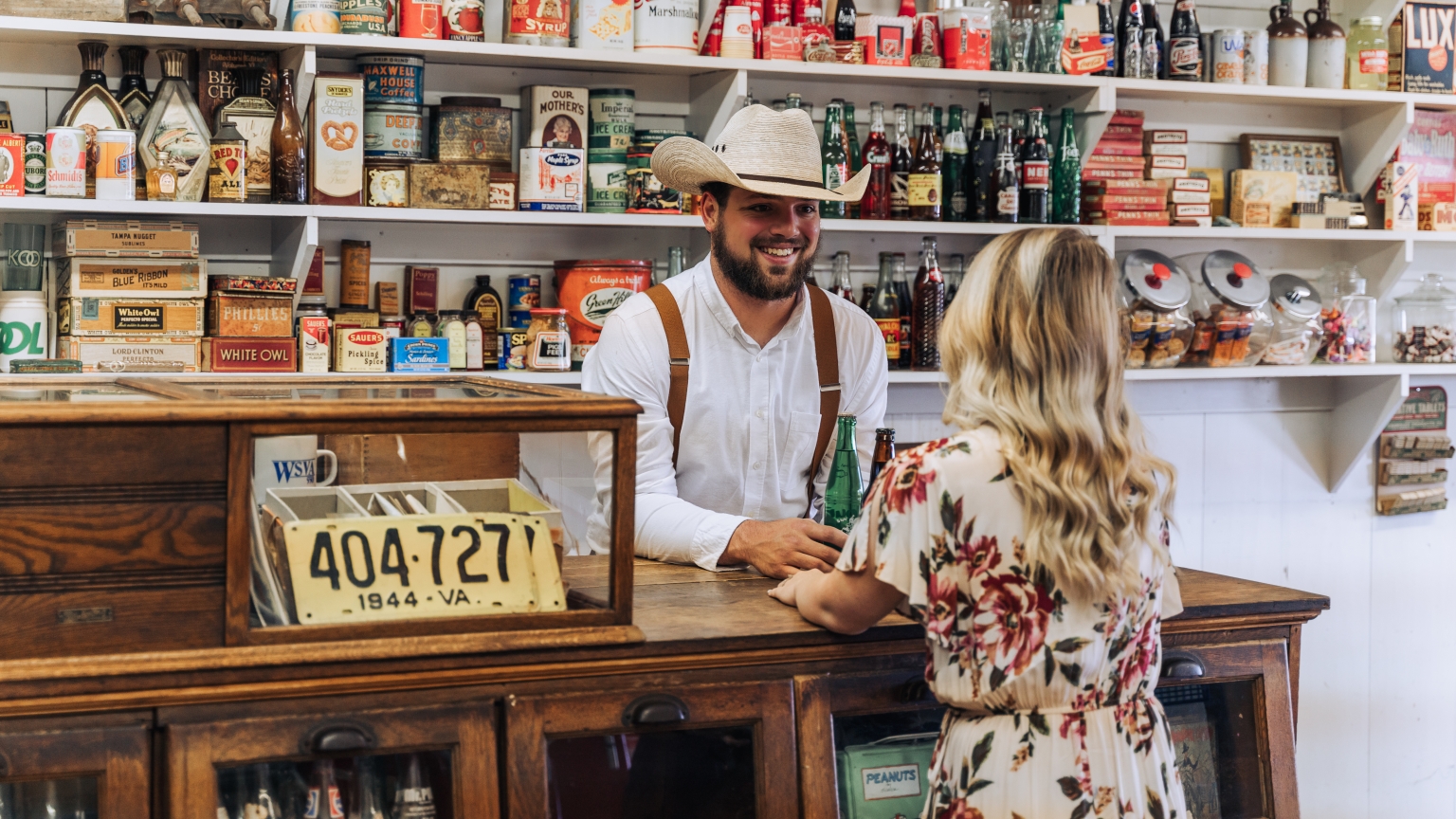 Mallory & Tyler {Millpond Photography} - Frieden Farms